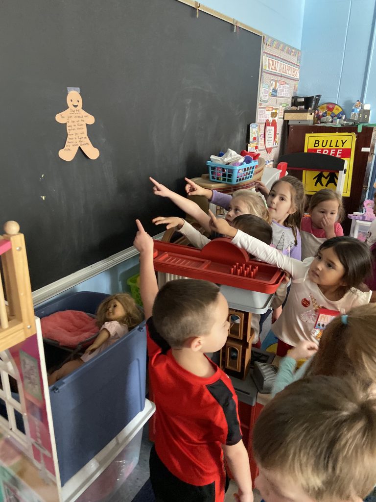 Preschool Gingerbread Man Hunt – St. Linus School