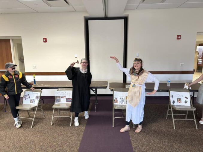 Living Wax Museum!-5th Grade Class – St. Linus School